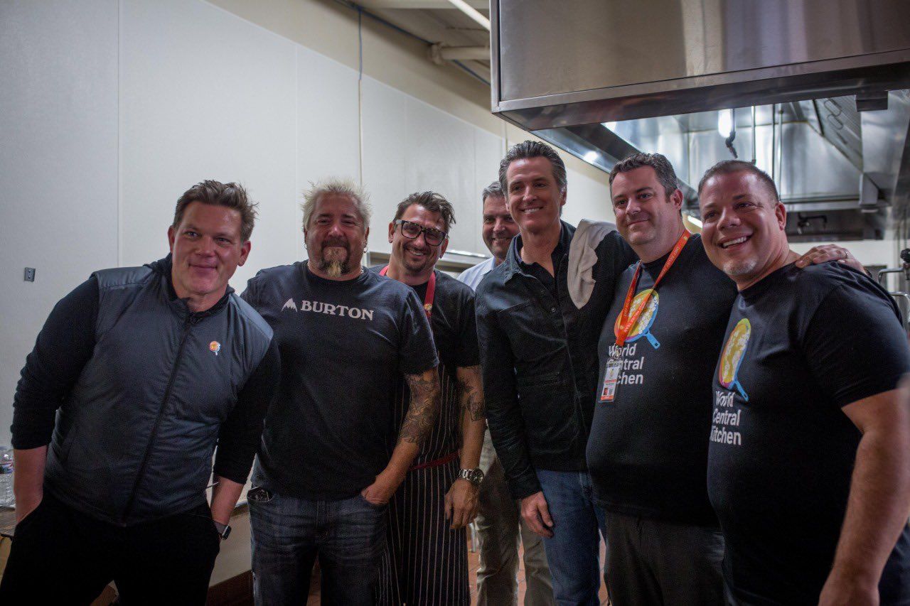 Celebrity Chefs Cook Up Thousands of Meals For Sonoma Firefighters and ...