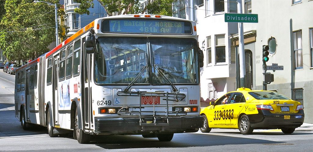 Saturday Links: Sliding Glass Doors May Make Newer Muni Buses More Spacious