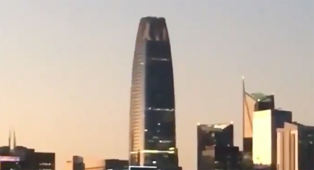 Salesforce Tower's LED Crown Honors Healthcare Workers With Clapping Hands