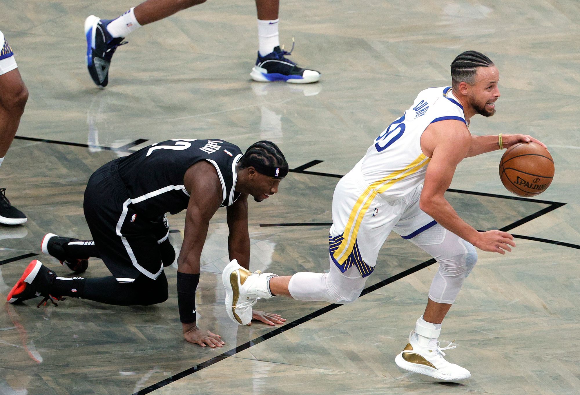 Curry And Durant Return, Nets Rout Warriors 125-99 In Season Opener