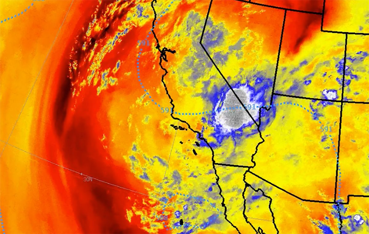 Monsoonal Moisture Brings Small Chance of Lightning and Rain to Bay Area