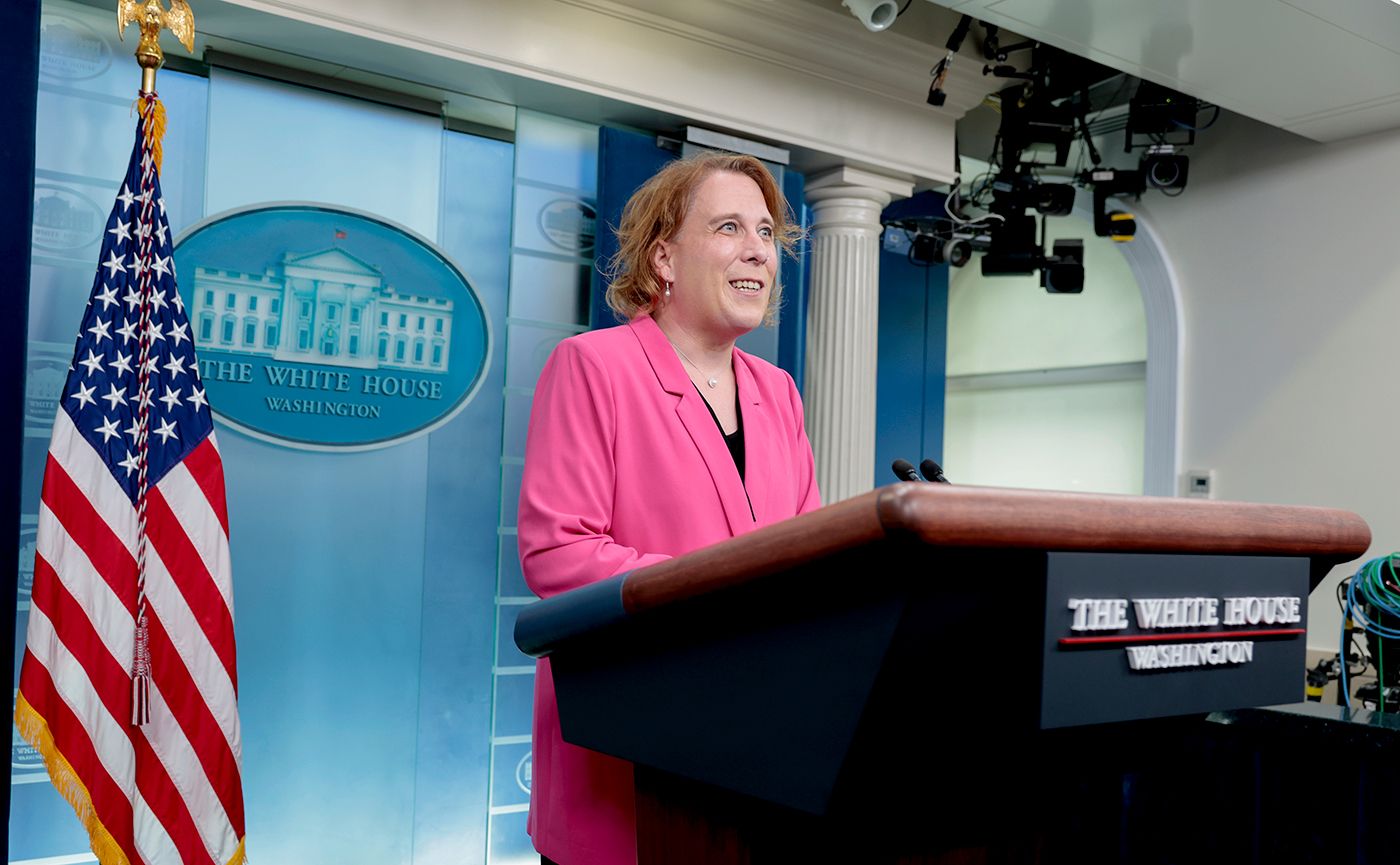 Oakland's Own 'Jeopardy!' Champ Amy Schneider Invited to White House ...