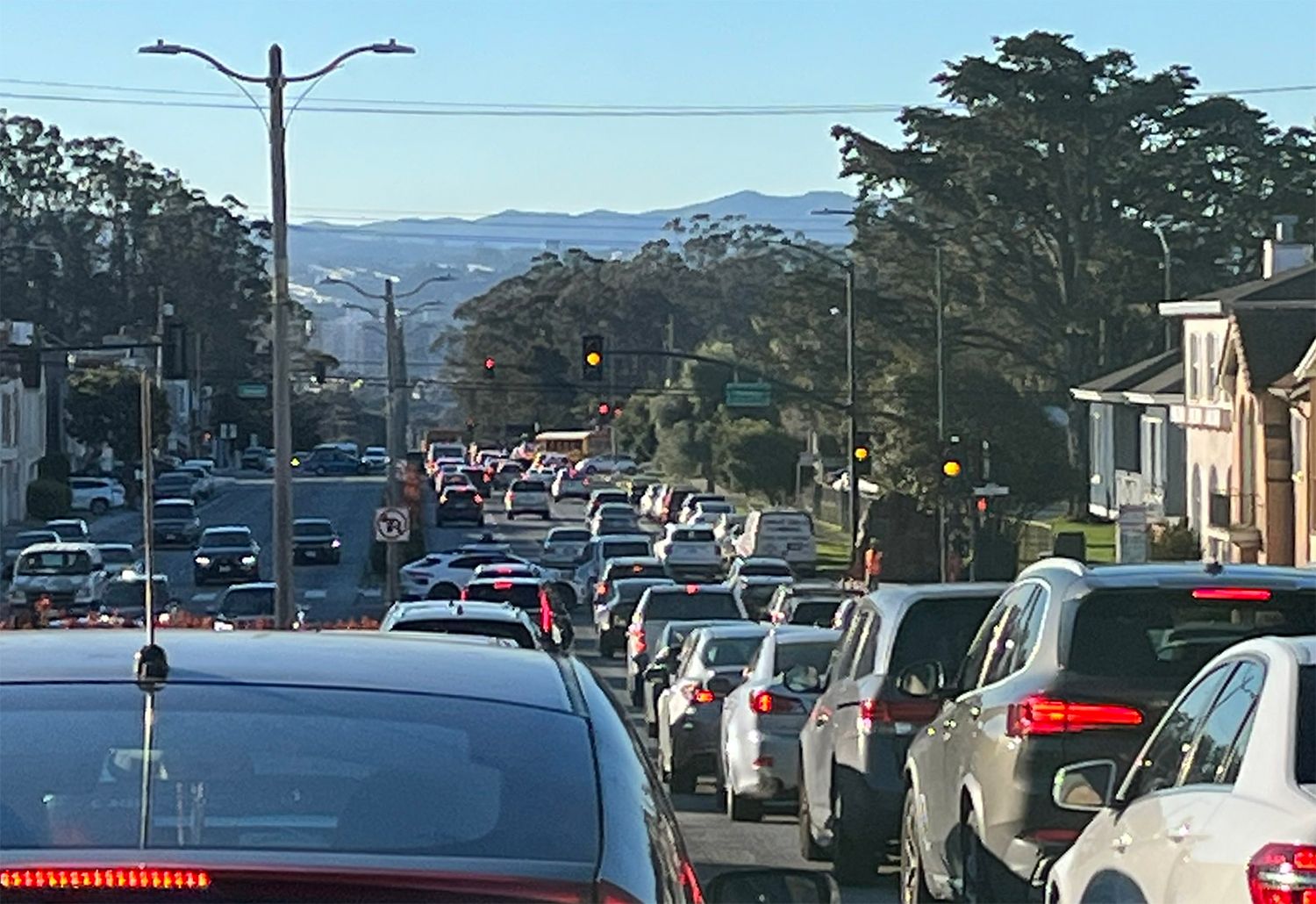 Day Around the Bay: Another Frozen Waymo Car Caused Another Traffic Jam