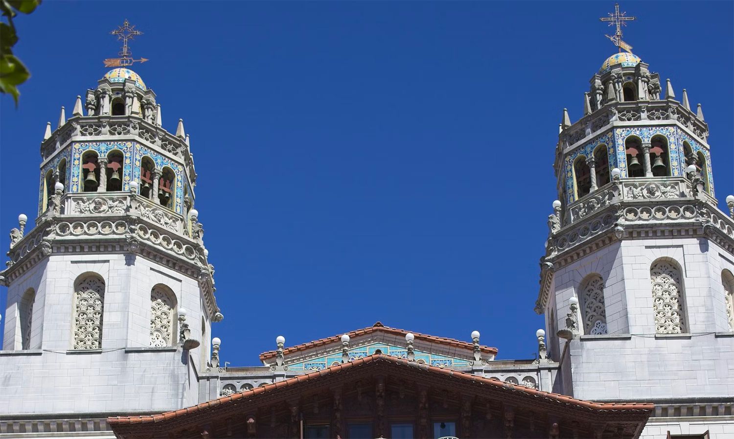 Fugitive In Stolen Truck Busts Through Hearst Castle Gates, Holes Up In ...