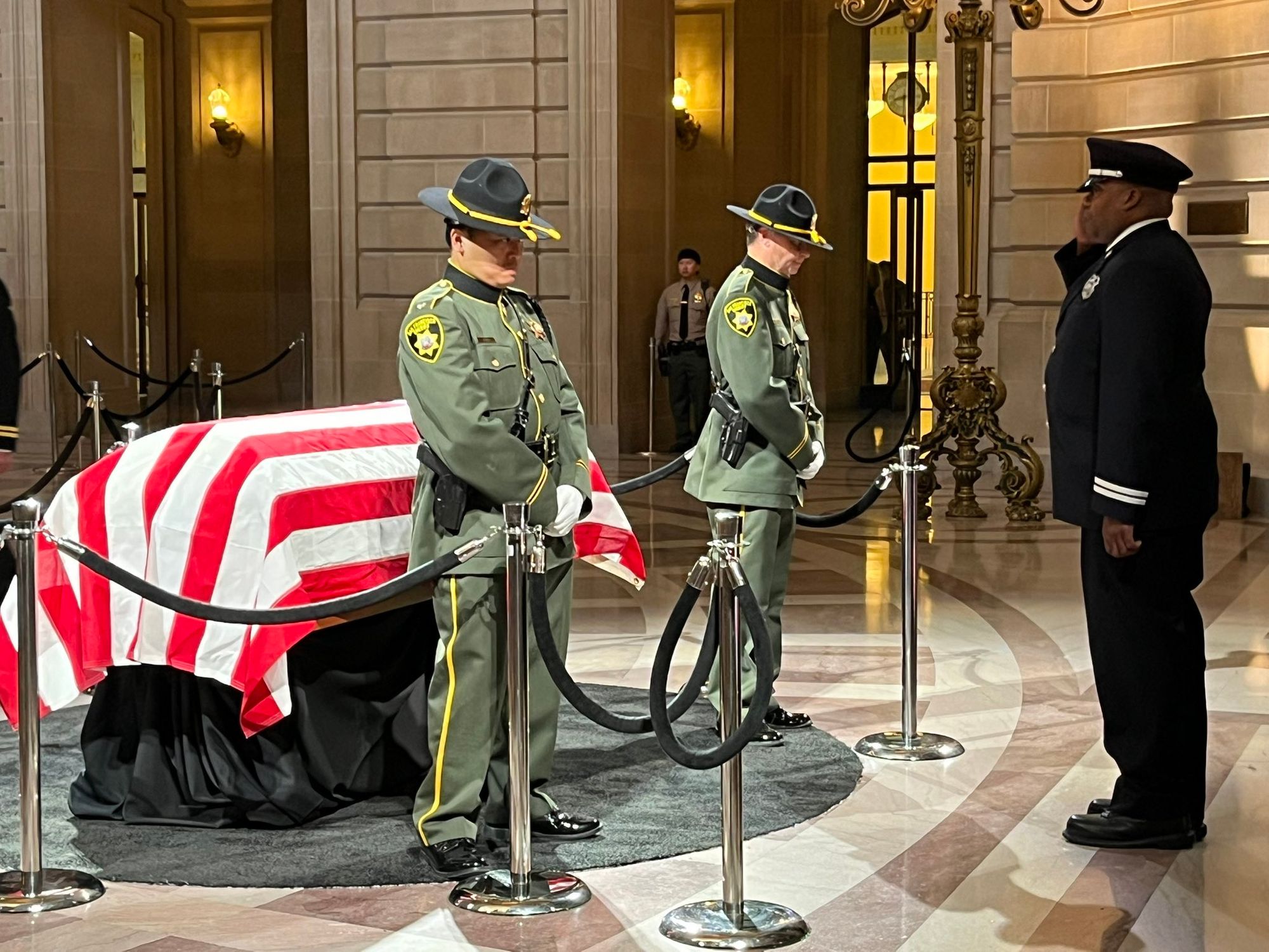 Feinstein's Body Arrives at SF City Hall, Will Lie In State Through ...