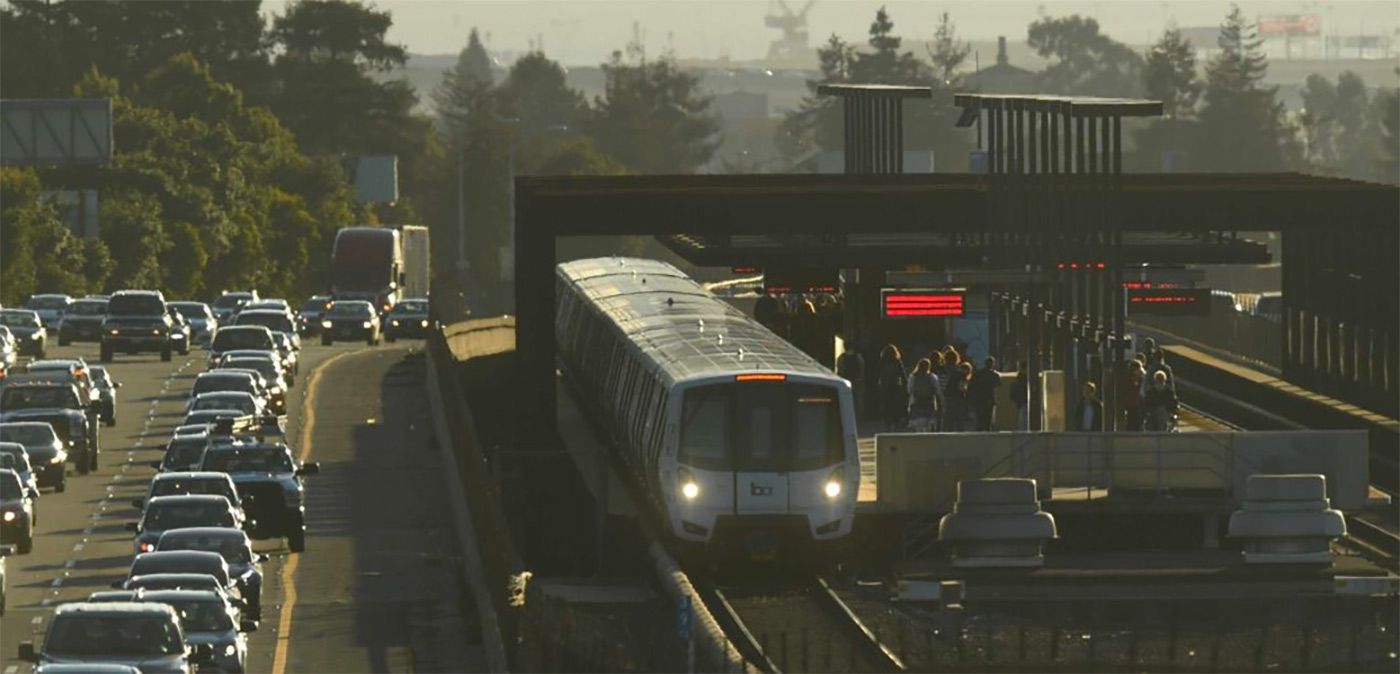 New Year's Day Links: BART Train Derails, Injuring Nine