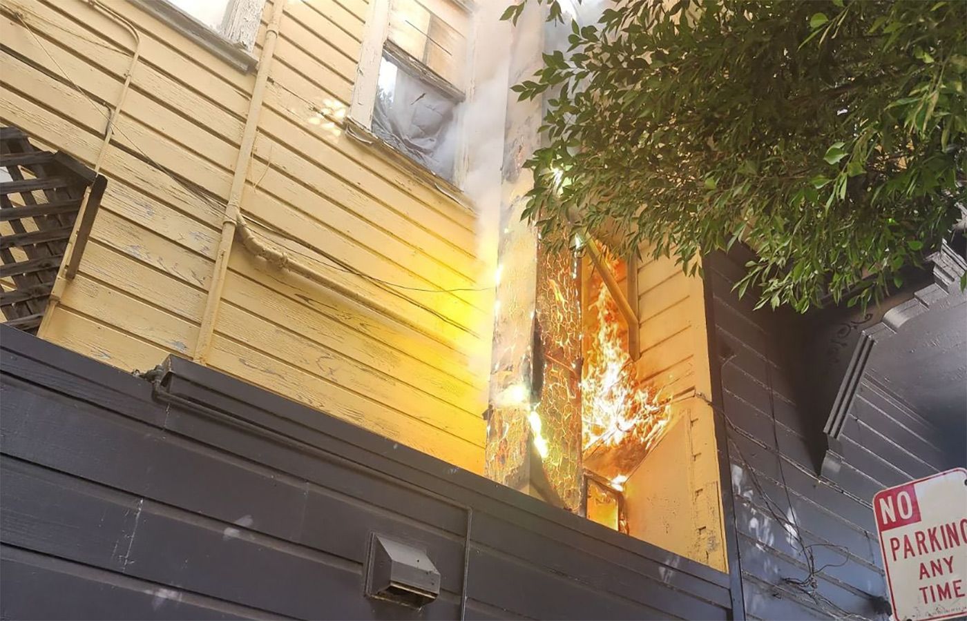 Kitchen Flue Catches Fire at Indian Oven Restaurant In Lower Haight