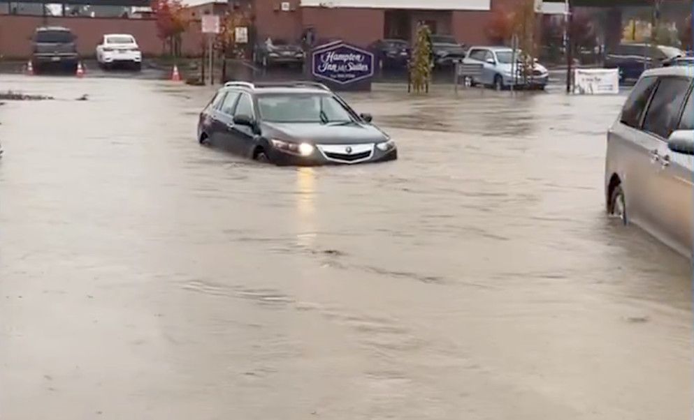 Severe Flooding in Santa Rosa Leaves 300 People Stranded