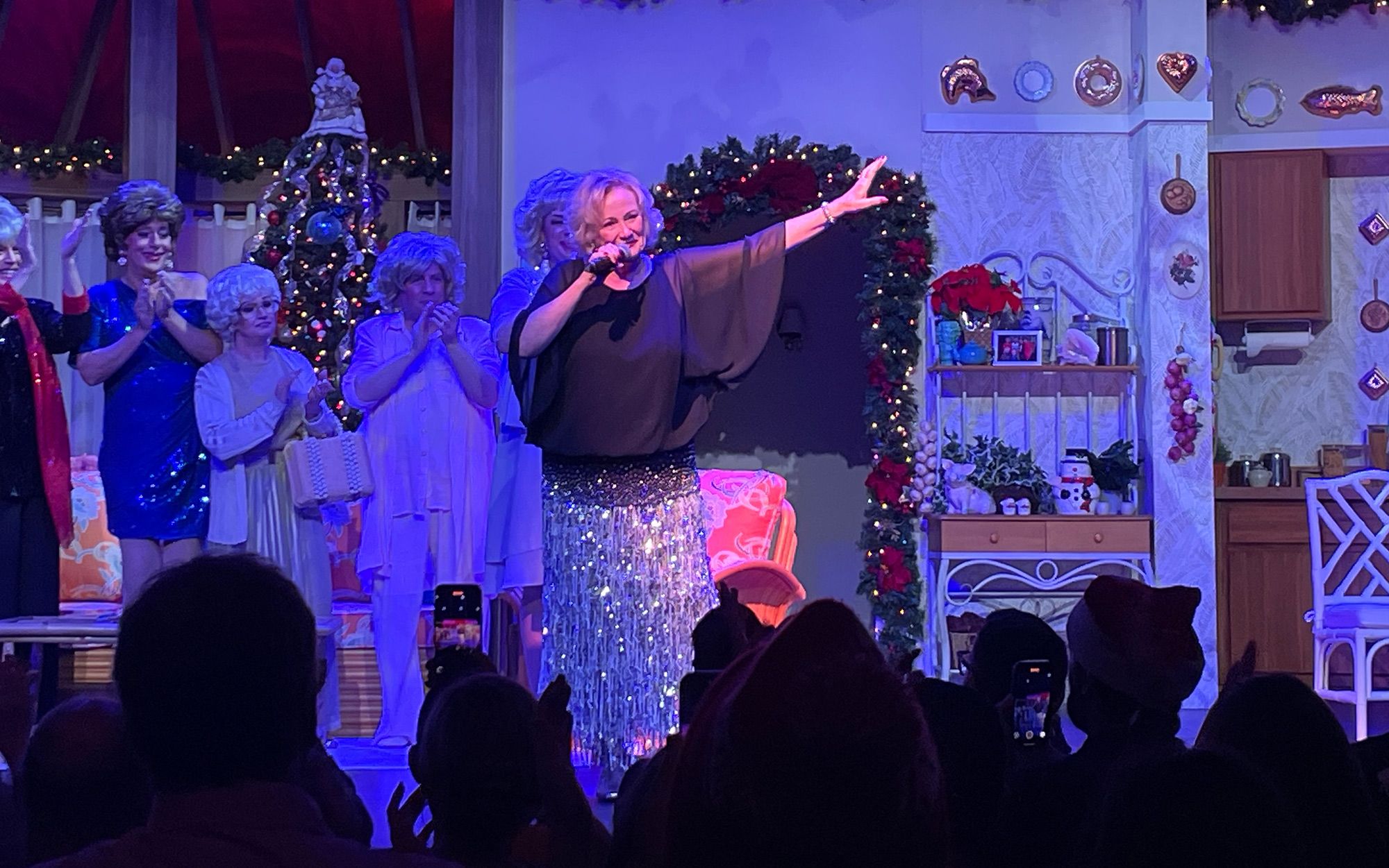 Original Singer Of Golden Girls Theme Makes Surprise Appearance At Golden Girls Live The