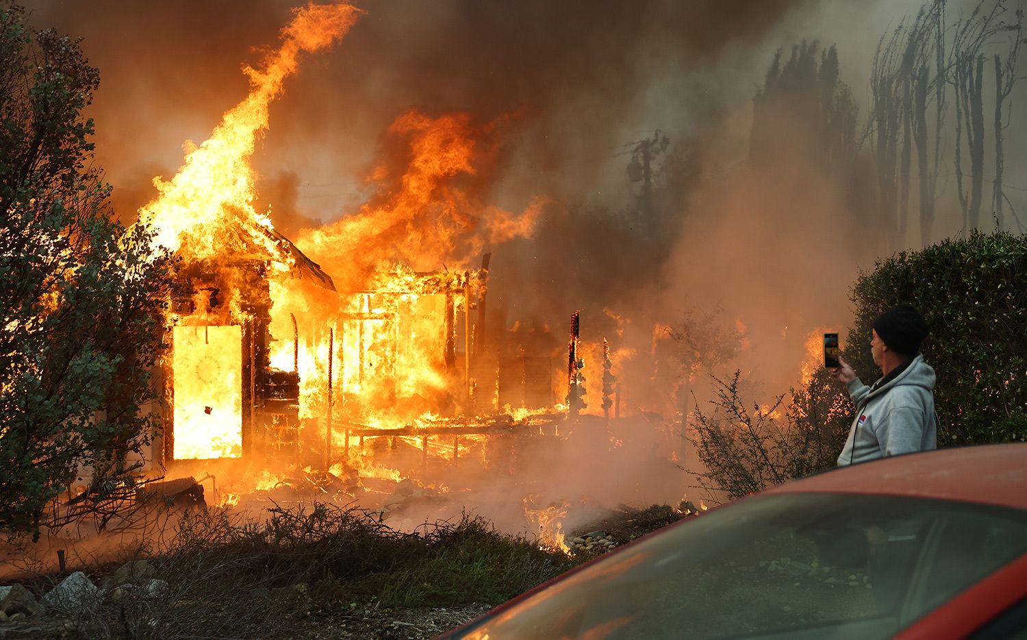 Bay Area Firefighters In LA as Eaton Fire In Altadena Threatens ...