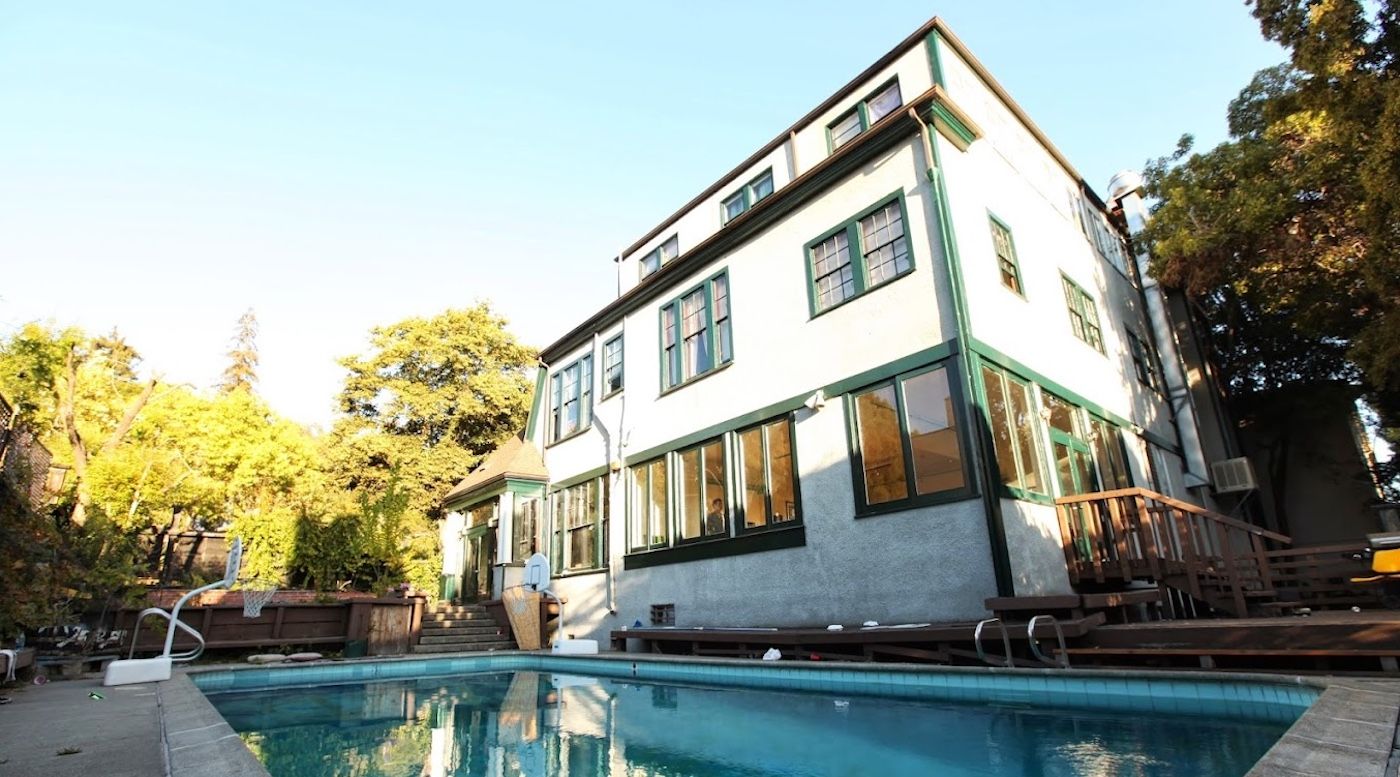 UC Berkeley Student In Critical Condition After Drowning at Fraternity ...